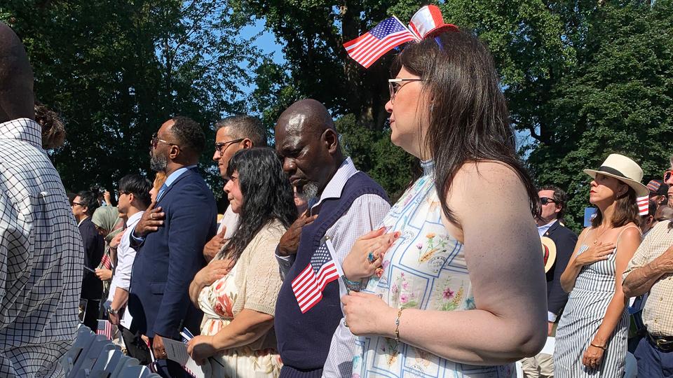 Einbürgerung in die USA: Was Neubürger dazu bewegt | tagesschau.de