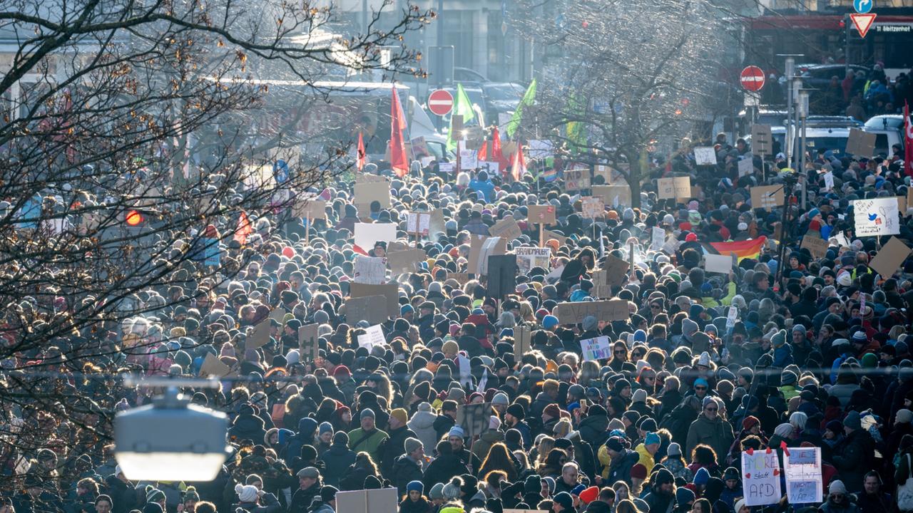 Erneut Zehntausende bei Demonstrationen gegen rechts erwartet ...