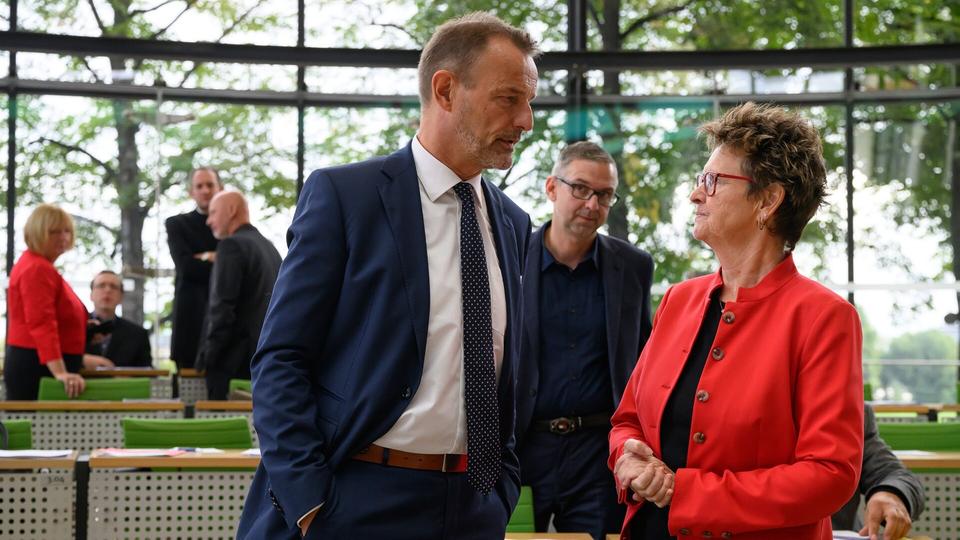 Sachsen: CDU-Politiker Dierks zum Landtagspräsidenten gewählt ...