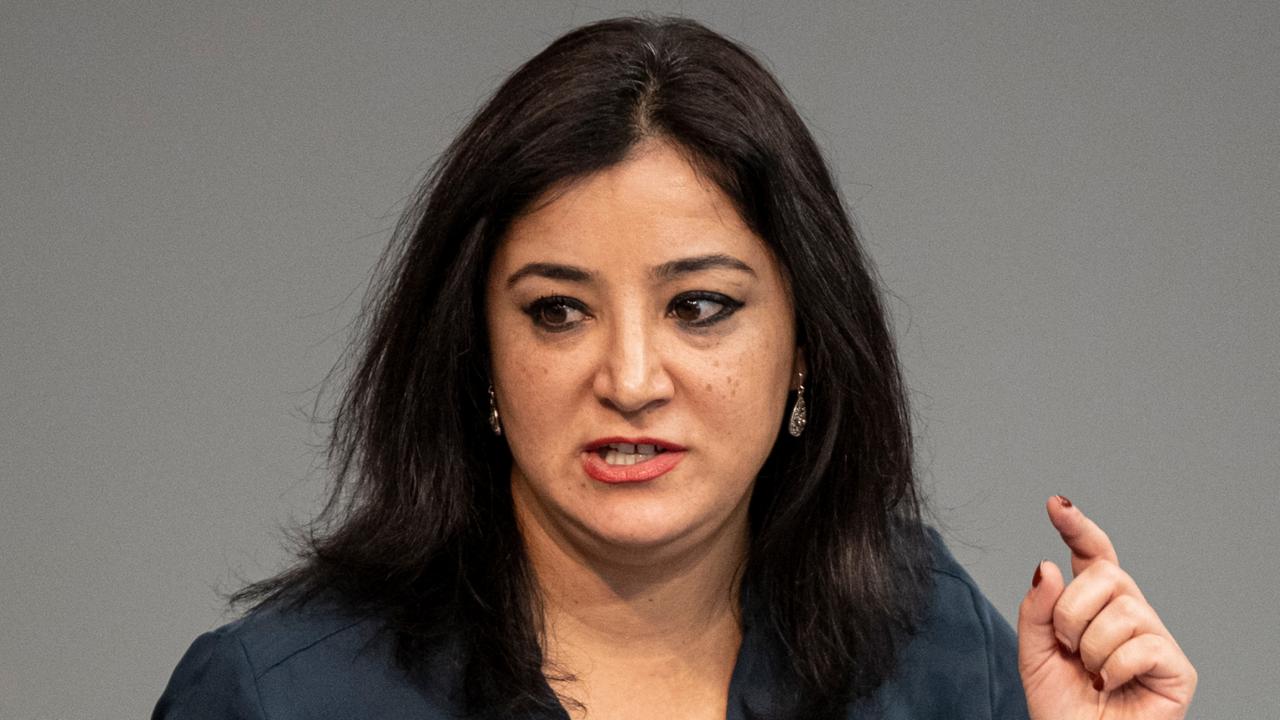 Abgeordnete Akbulut: Festnahme in Türkei wegen Social-Media-Posts ...