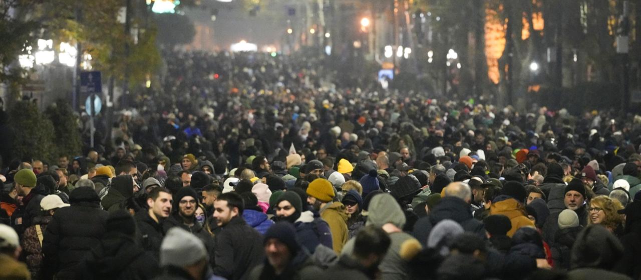 Proteste in Georgien: "Wir werden nicht aufhören" | tagesschau.de
