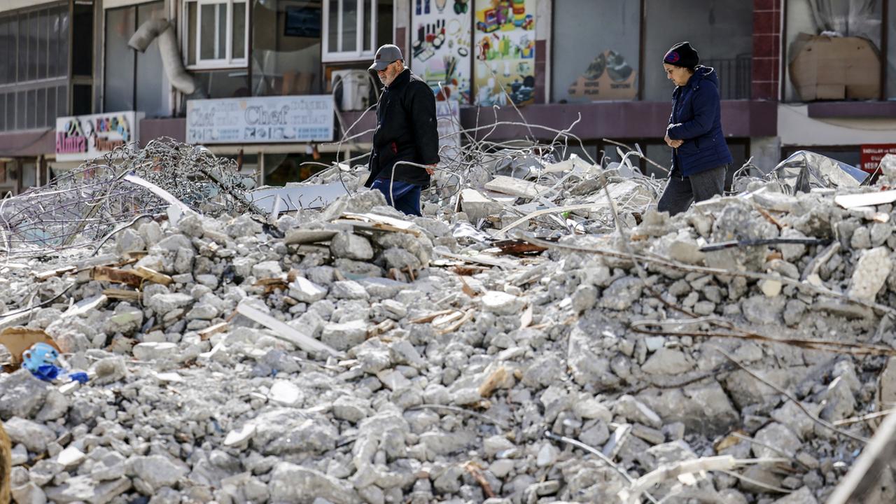 Nachbeben in der Türkei: Alle vier Minuten bebt die Erde | tagesschau.de