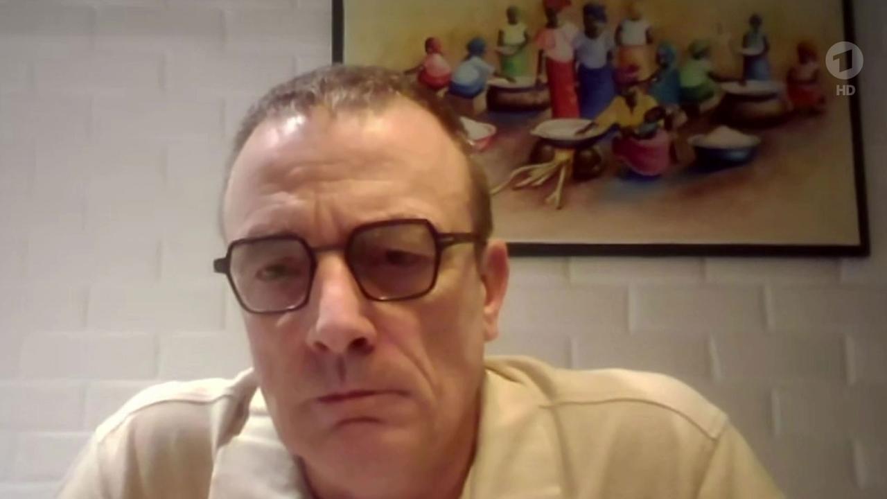 Henry Braun, Direktor Welthungerhilfe Myanmar, mit Informationen über ...