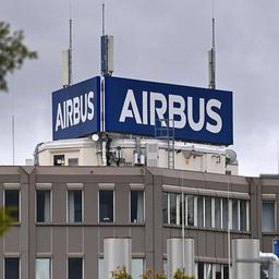 Risse in Tragflächen: Airbus muss A380-Maschinen untersuchen ...