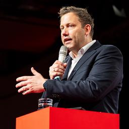 Bas und Klingbeil zu SPD-Vorsitzenden gewählt | tagesschau.de