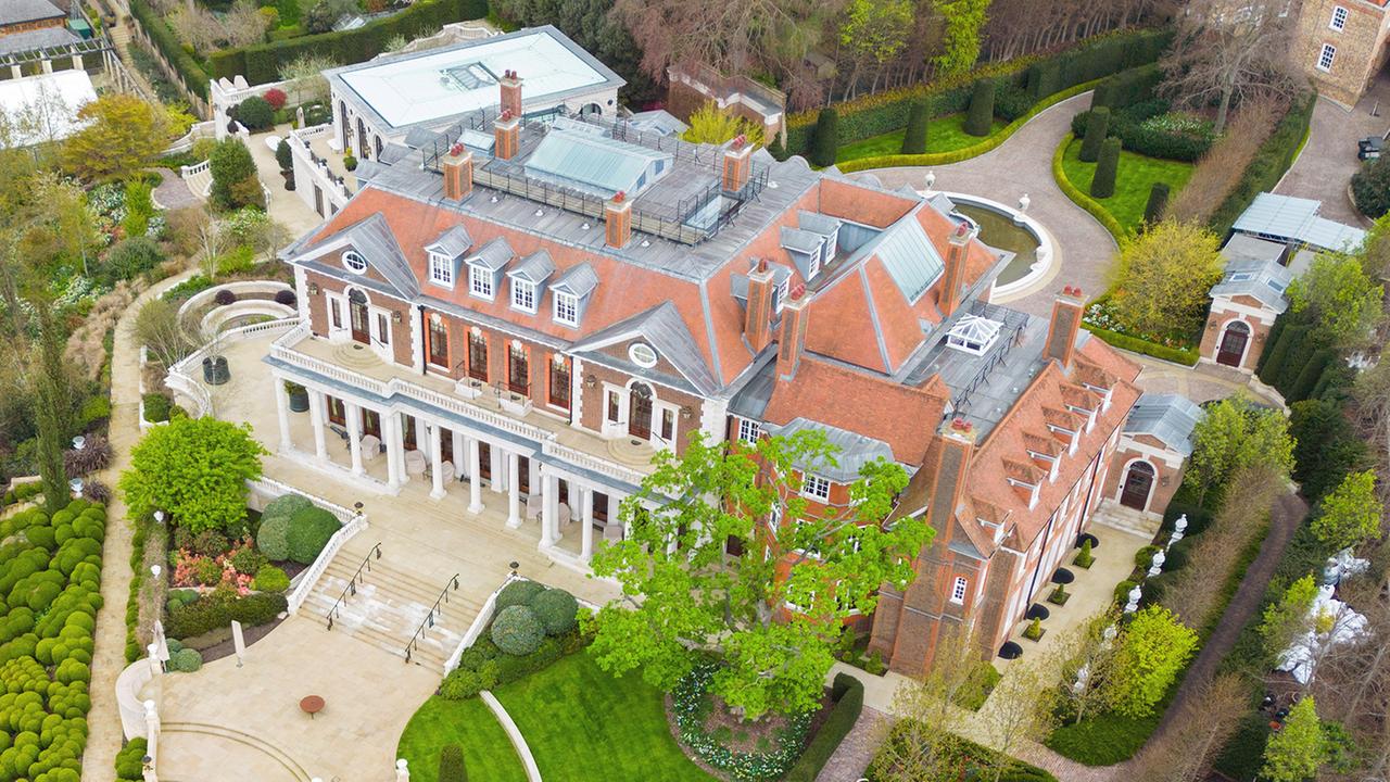 Reiche Russen in London: Mit Samthandschuhen gegen Oligarchen ...