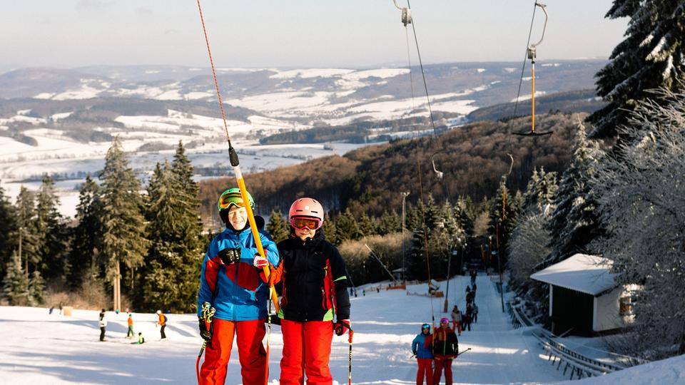Hessen: Hessen am Abend: Schüsse in Mörfelden-Walldorf und Ärger mit Aufzügen | tagesschau.de