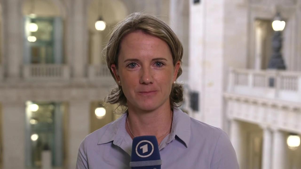 Bundesgericht hebt Verbot für "Compact"-Magazin auf - Katja Stieler ...