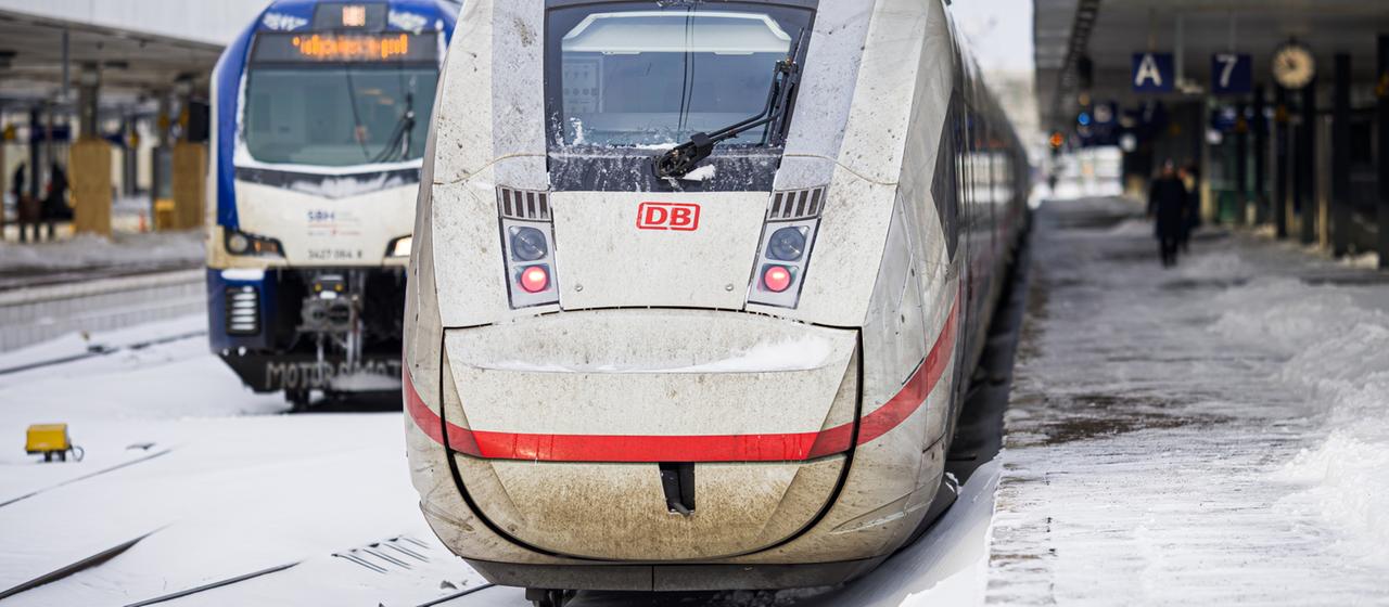 Wintersturm Elli beeinträchtigt weiter den Bahnverkehr im Norden ...