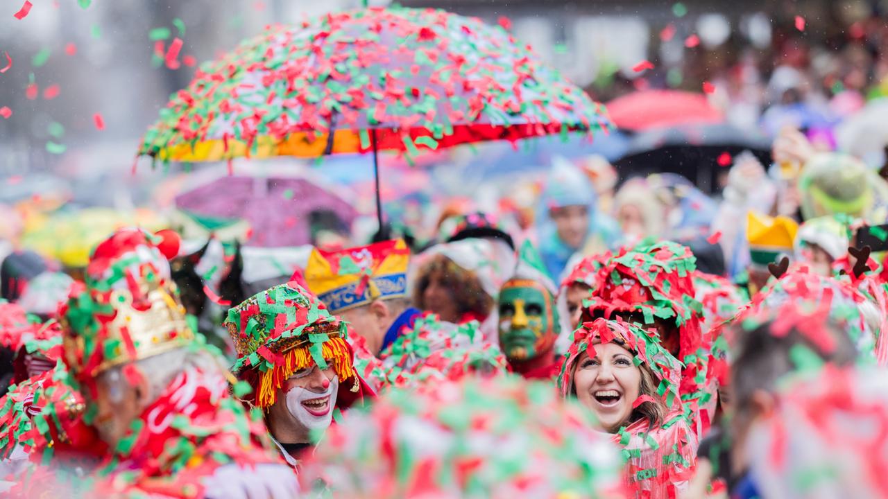 Mit Aufklärung gegen sexuelle Belästigung beim Kölner Karneval ...