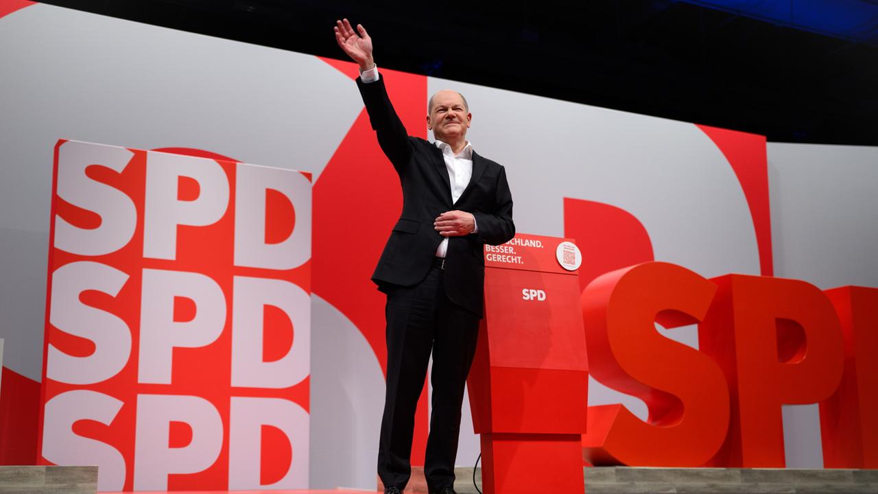 Rede bei SPD-Parteitag: Scholz begeistert die Genossen | tagesschau.de