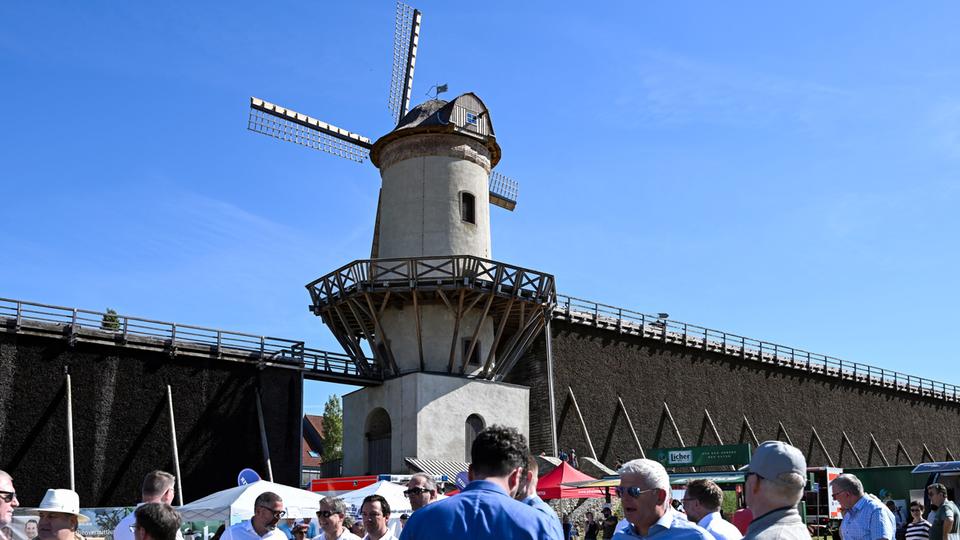 Hessen: Mühle in Bad Nauheim trägt wieder Flügel – ein Höhepunkt am ...