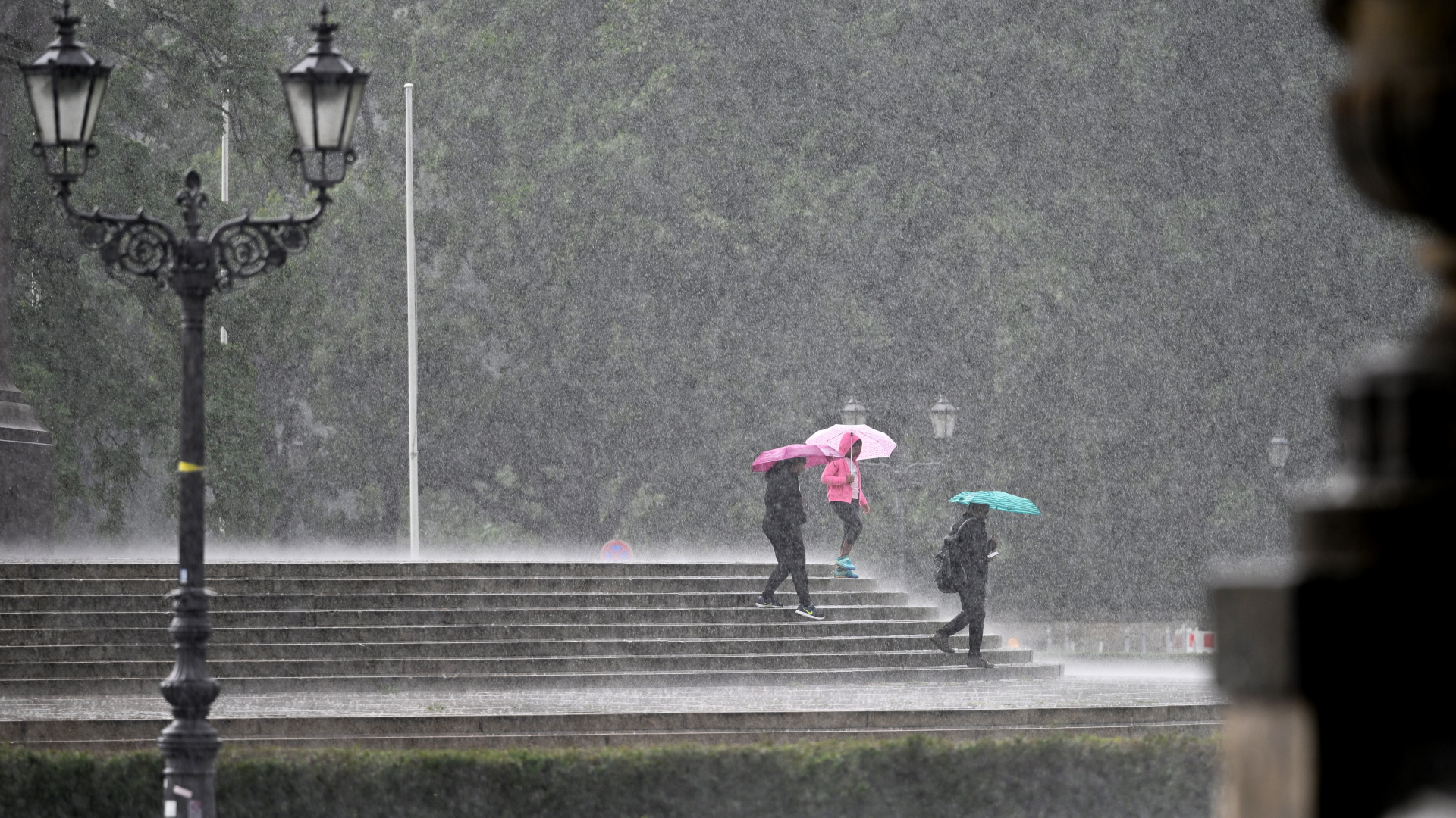 Aktuelle Großwetterlage: Ist das noch Wetter oder schon Klimawandel? | tagesschau.de