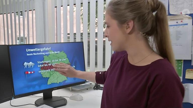 Pila Bossmann, HR, ARD Wetterkompetenzzentrum, zur Unwetterlage in ...