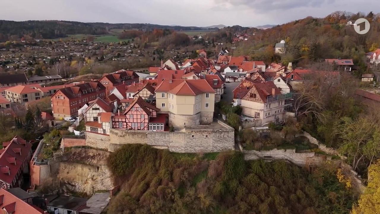 Gefährdete Baudenkmäler: Bröckelnde Bauten und klamme Kommunen ...