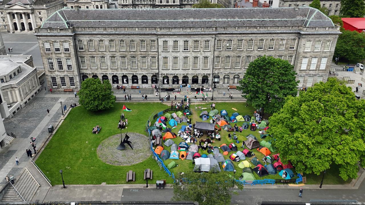 Warum das Trinity College den Pro-Palästina-Protesten nachgab ...