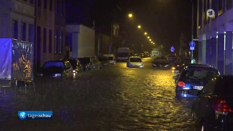Heftige Unwetter mit Starkregen sorgen in Nordrhein-Westfalen für Überschwemmungen | tagesschau.de