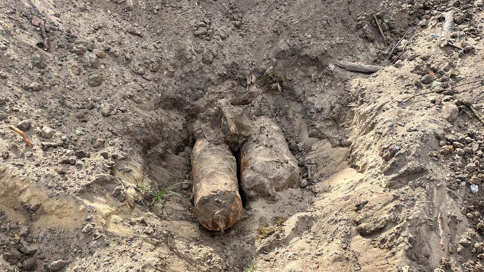 Wie Räumarbeiter sowjetische Streumunition in Brandenburg bergen | tagesschau.de