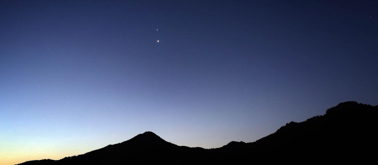 Abendhimmel im Juni: Venus, Jupiter und Merkur laufen um die Wette ...