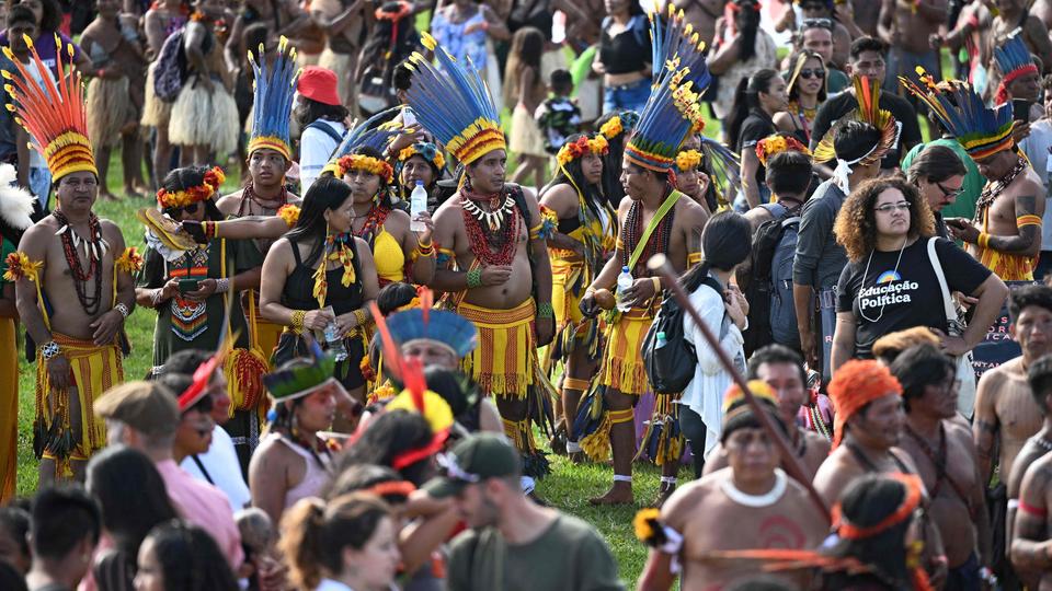 Tausende Indigene demonstrieren in Brasilien für ihre Rechte ...