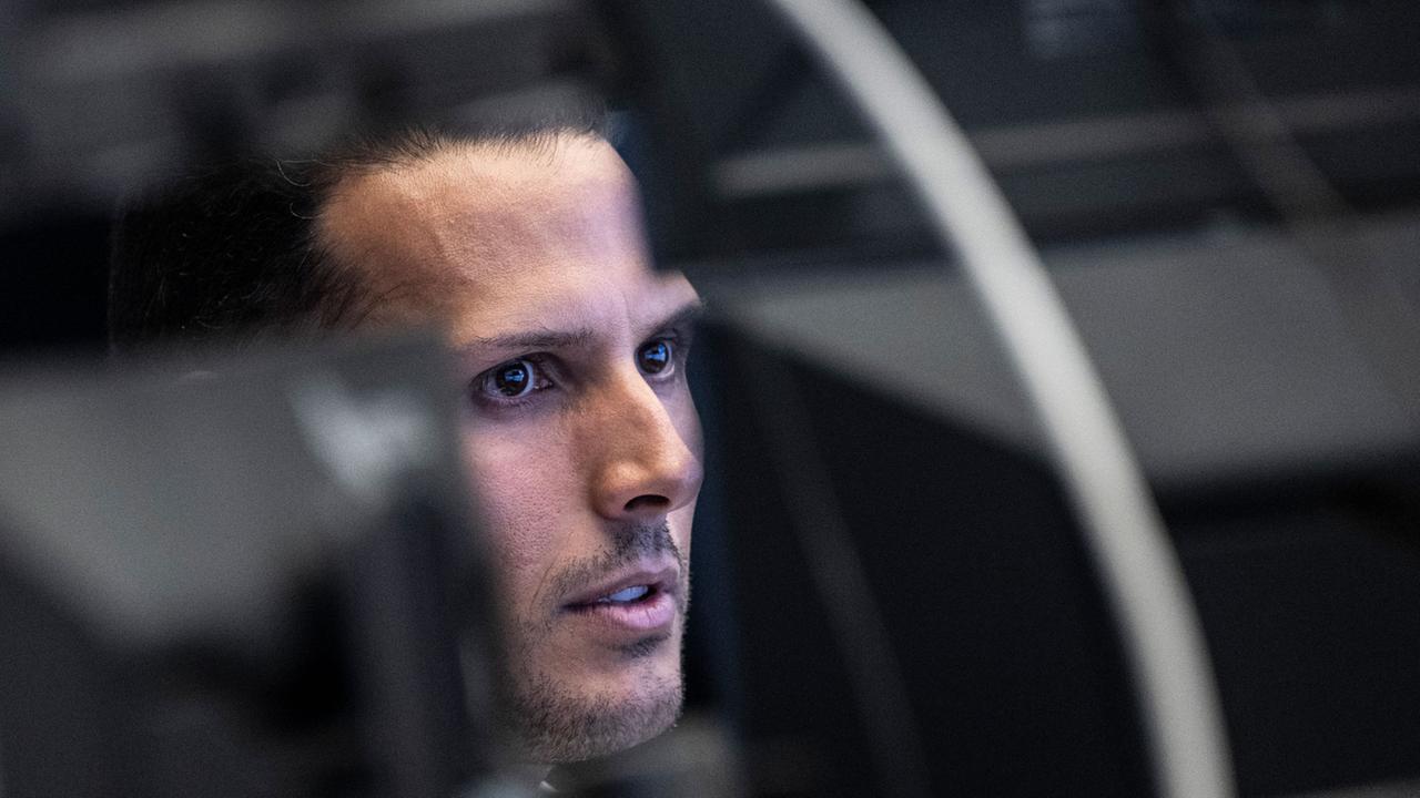 Marktbericht: DAX fällt unter 23.000 Punkte | tagesschau.de