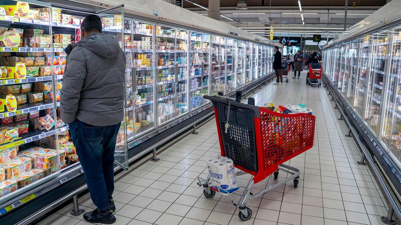 Inflation im Euroraum überraschend stark gefallen | tagesschau.de
