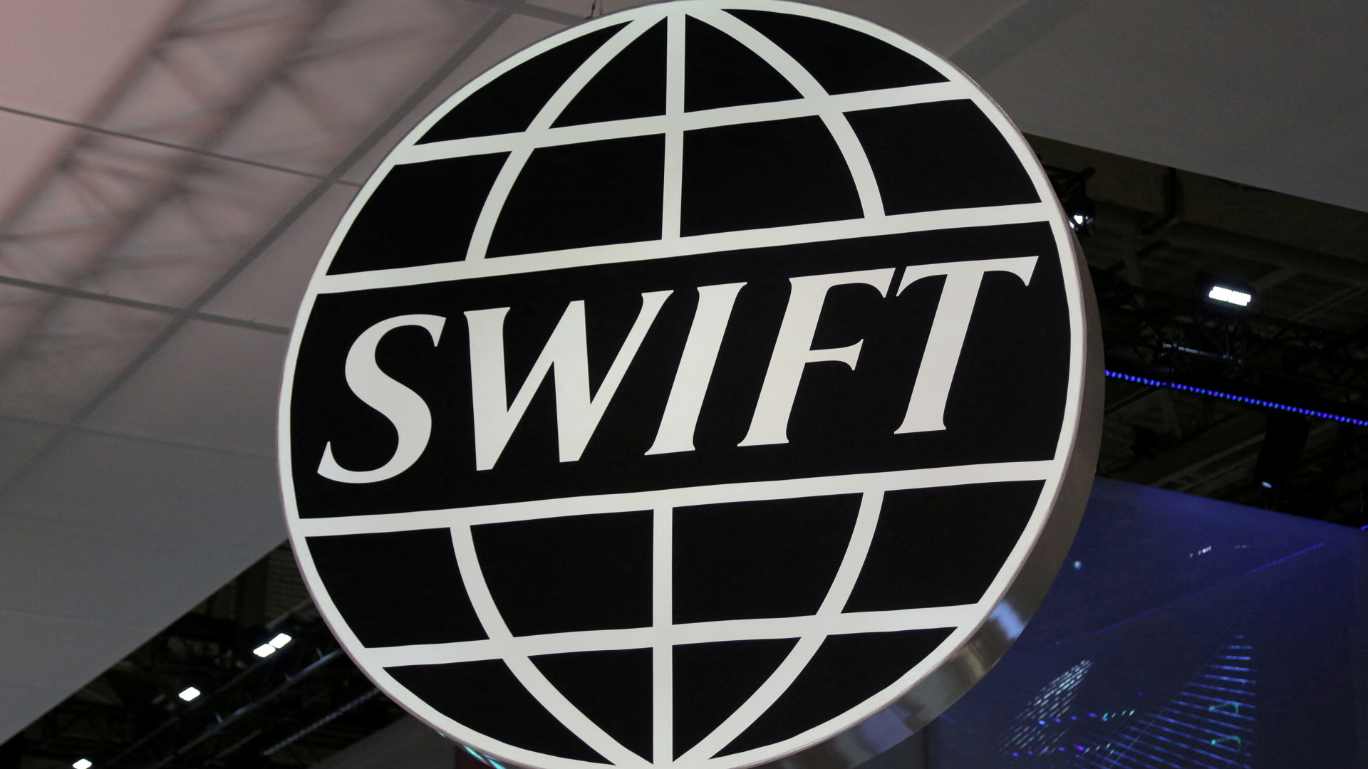 Warum SWIFT für den Zahlungsverkehr so wichtig ist | tagesschau.de