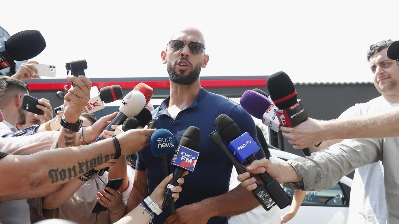 Influencer Andrew Tate in Rumänien aus Hausarrest entlassen | tagesschau.de