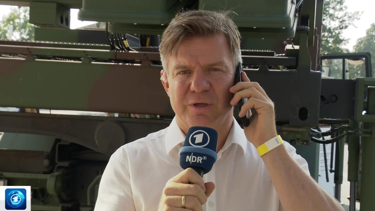 Kilian Pfeffer, ARD Berlin, zzt. Todendorf, zur Stationierung des ...