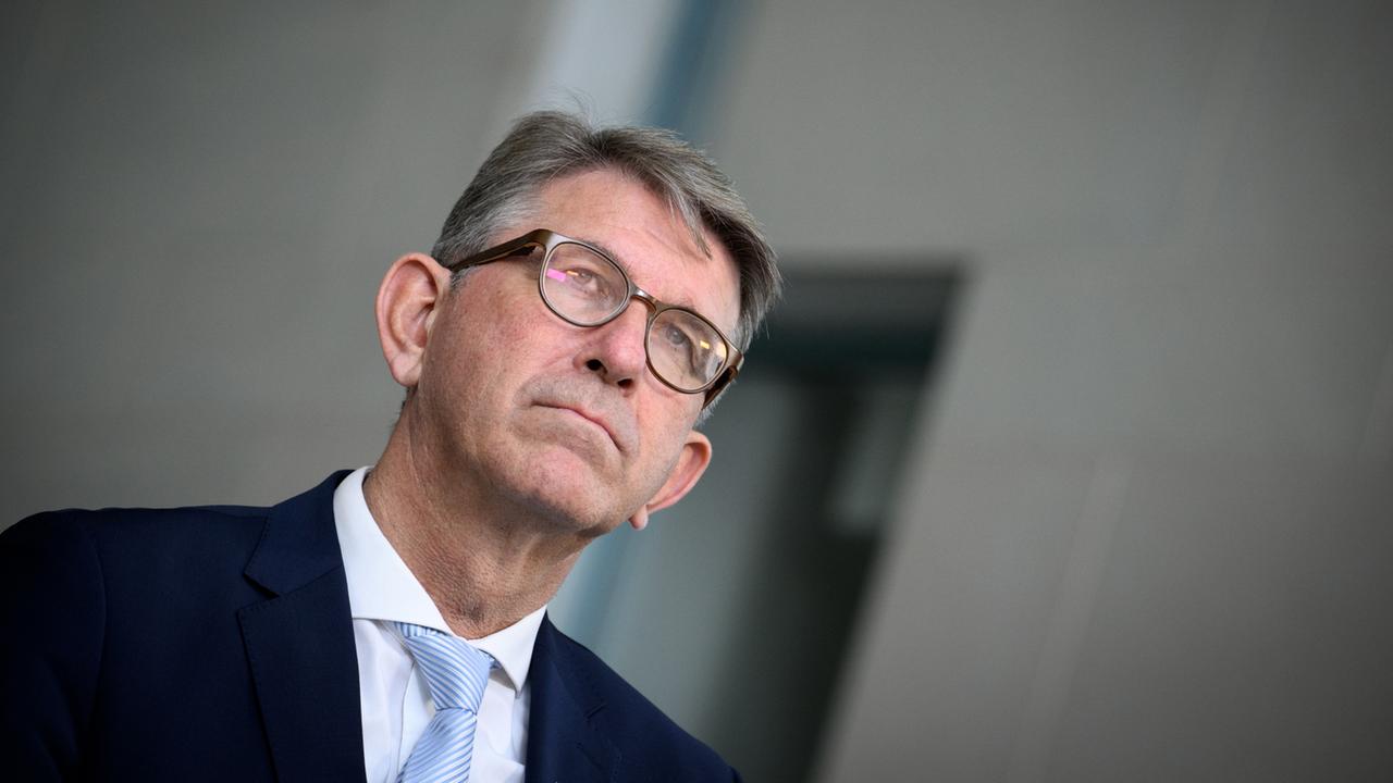 Vorwürfe gegen Kulturstaatsminister Weimer: Opposition fordert Aufklärung | tagesschau.de
