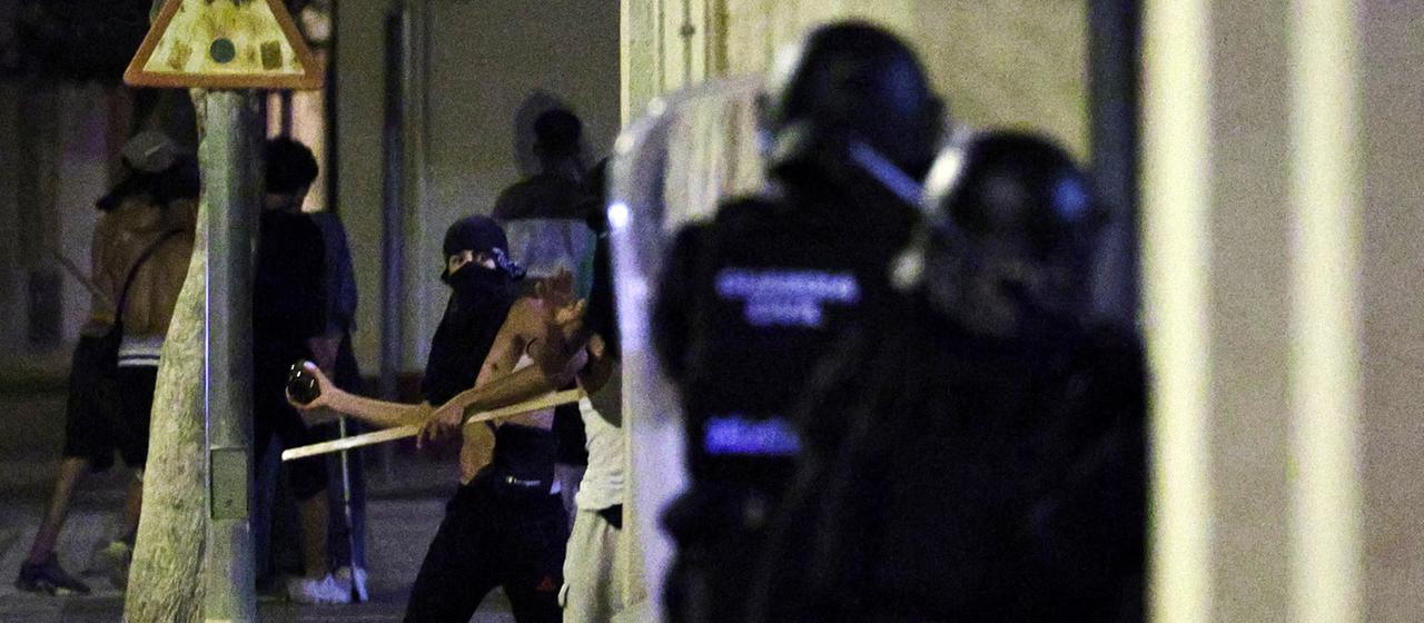 Festnahmen nach ausländerfeindlichen Krawallen im Süden Spaniens ...