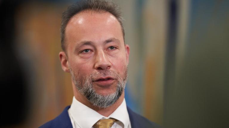 Bollinger hält seine Abwahl für "erklärungsbedürftig" | tagesschau.de