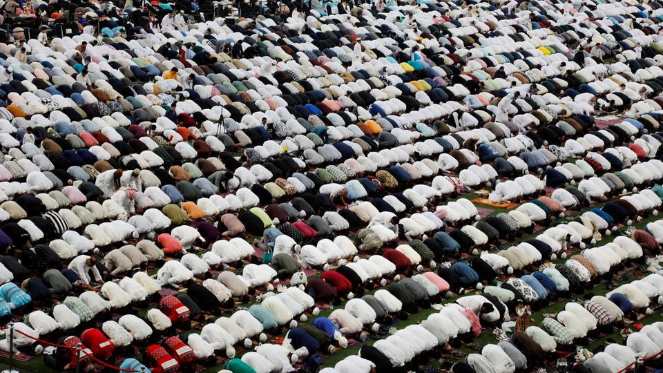 Millionen Muslime feiern Ende des Ramadan mit Eid al-Fitr | tagesschau.de