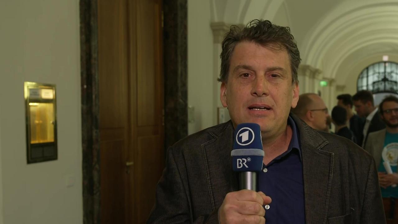 "Volksbegehren greife zu stark ins Straßenverkehrsgesetz ein", Daniel Knopp, BR, zu ...