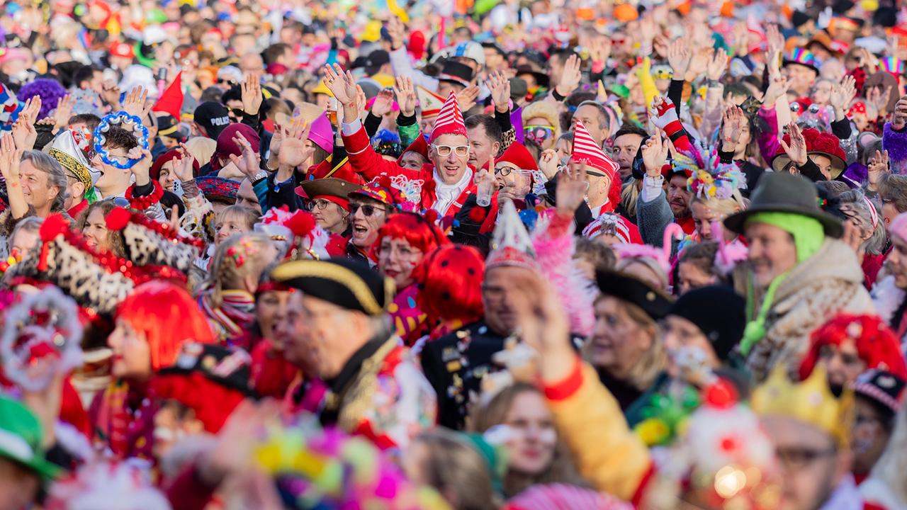 Alaaf und Helau: Karnevalssession hat begonnen | tagesschau.de