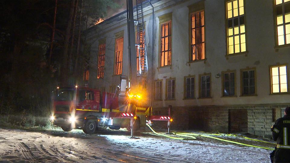 Großbrand auf historischem Bogensee-Areal mit Goebbels-Villa ...
