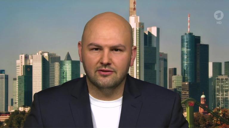 Jakob Schaumann, HR, mit Informationen zum Tarifstreit bei der ...