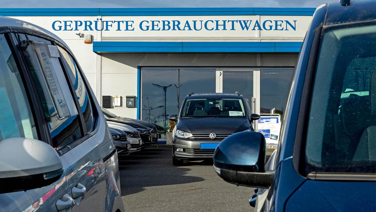 Markt für gebrauchte E-Autos kommt nur sehr langsam in Schwung | tagesschau.de