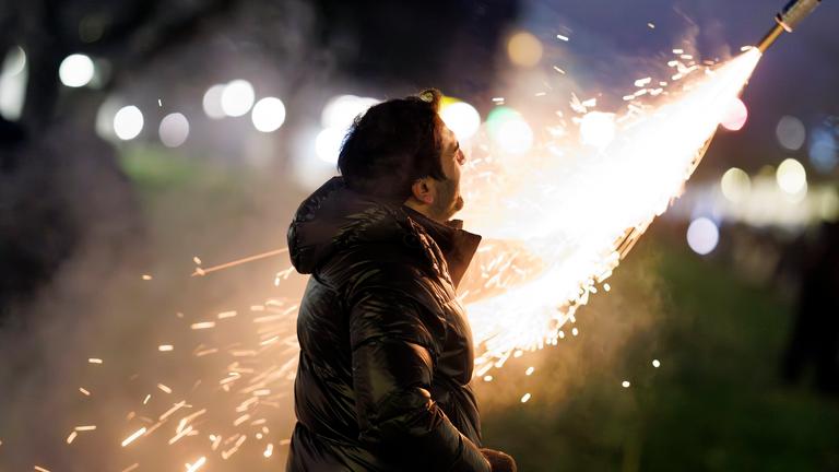 Silvester in NRW - WDR aktuell Hörfunknachrichten um 1.00 Uhr ...