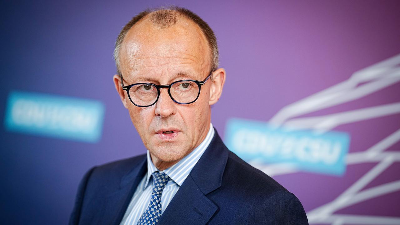 Nach "Reichsbürger"-Razzia: Merz hält AfD-Verbot für nutzlos ...