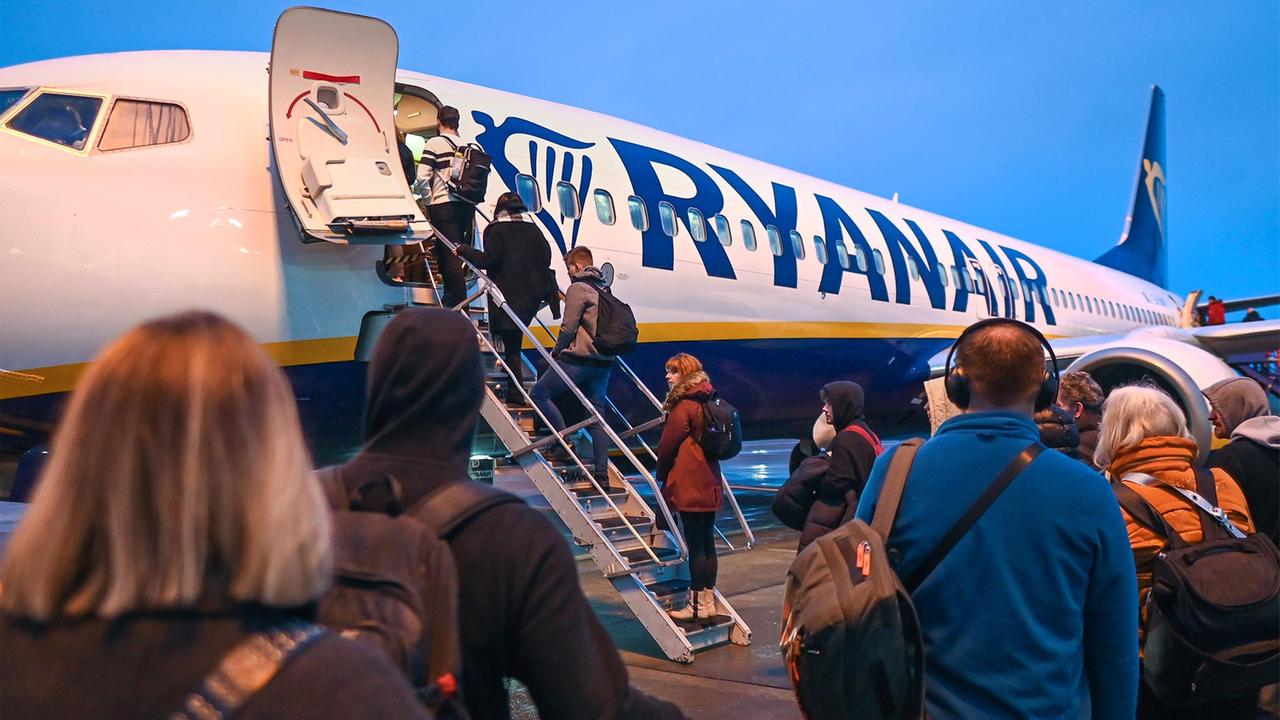 Gewinne steigen: Billigflieger Ryanair mit Passagierrekord | tagesschau.de