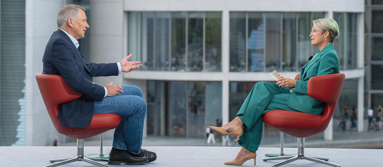 Das Interview mit Linken-Chef Jan van Aken im Faktencheck | tagesschau.de