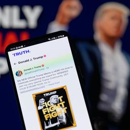 Pannen und Kritik: Trump-Smartphone mit Chaos-Start | tagesschau.de