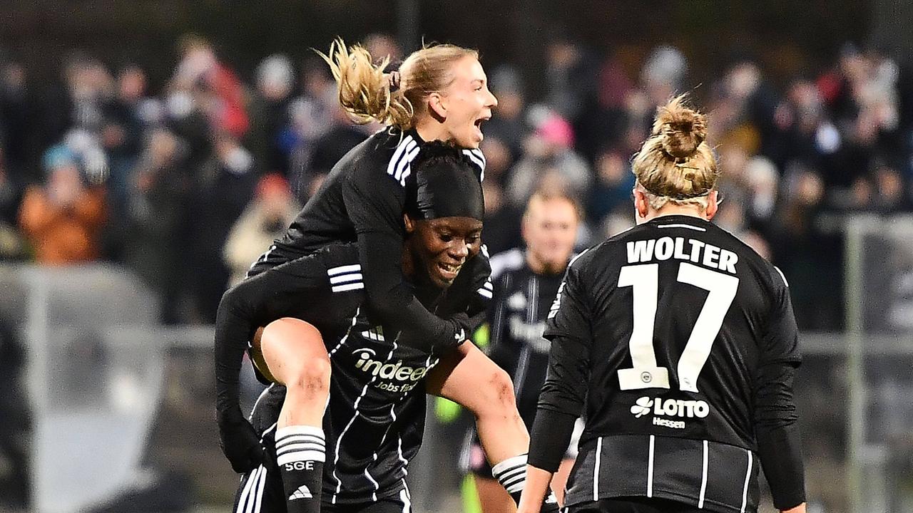 Hessen: Eintracht-Fußballerinnen fordern FC Bayern: Bereit für das ...