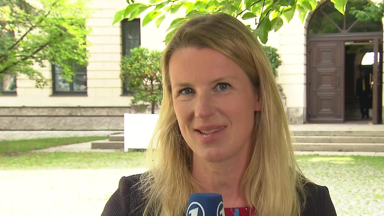 "Es war fast fifty-fifty", Astrid Halder, BR, mit Details zu Söders ...