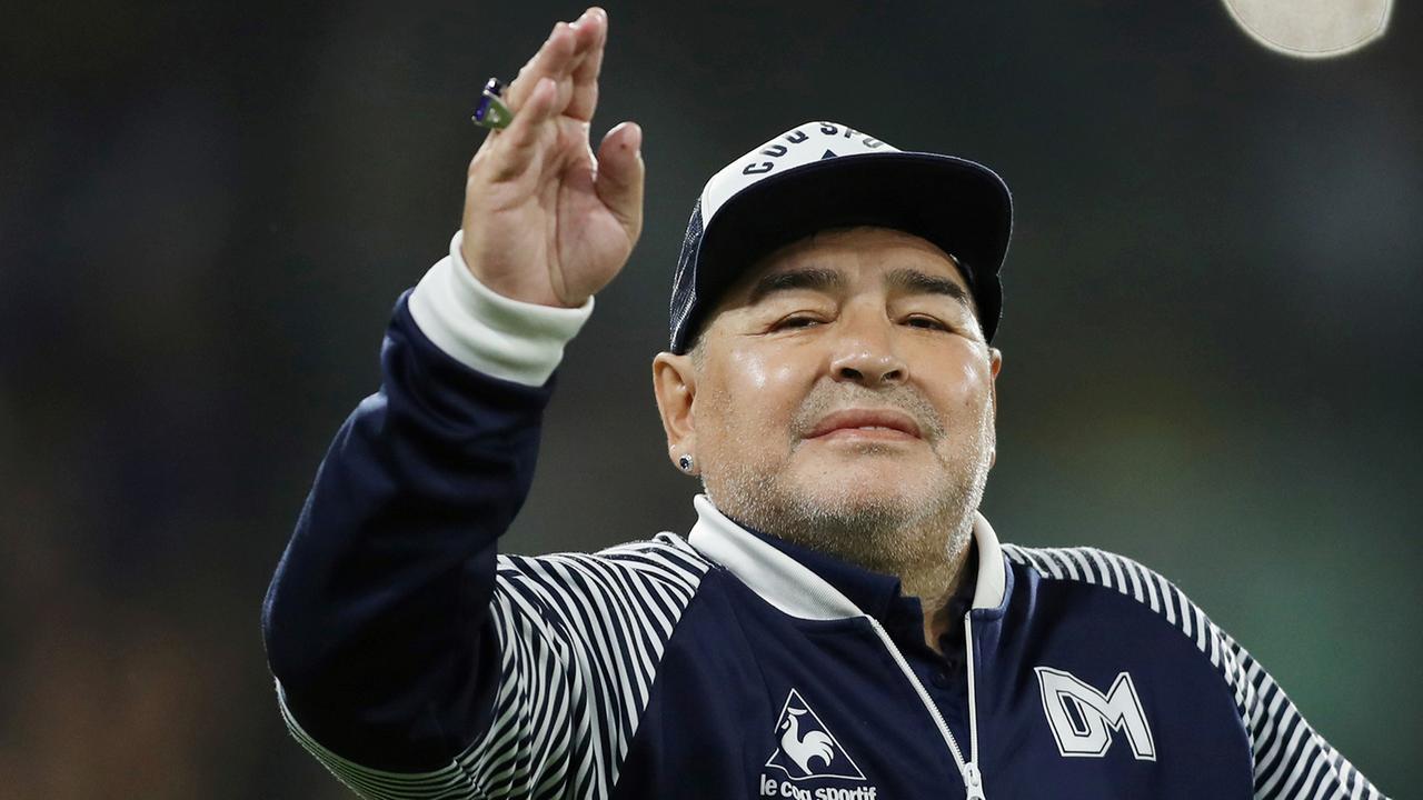 Prozess um Maradonas Tod muss neu aufgerollt werden | tagesschau.de