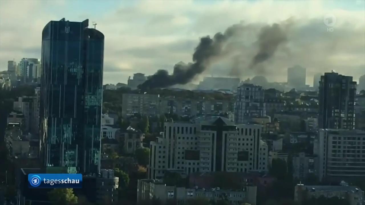 Russland attackiert die Ukraine mit einer großangelegten Angriffsserie | tagesschau.de
