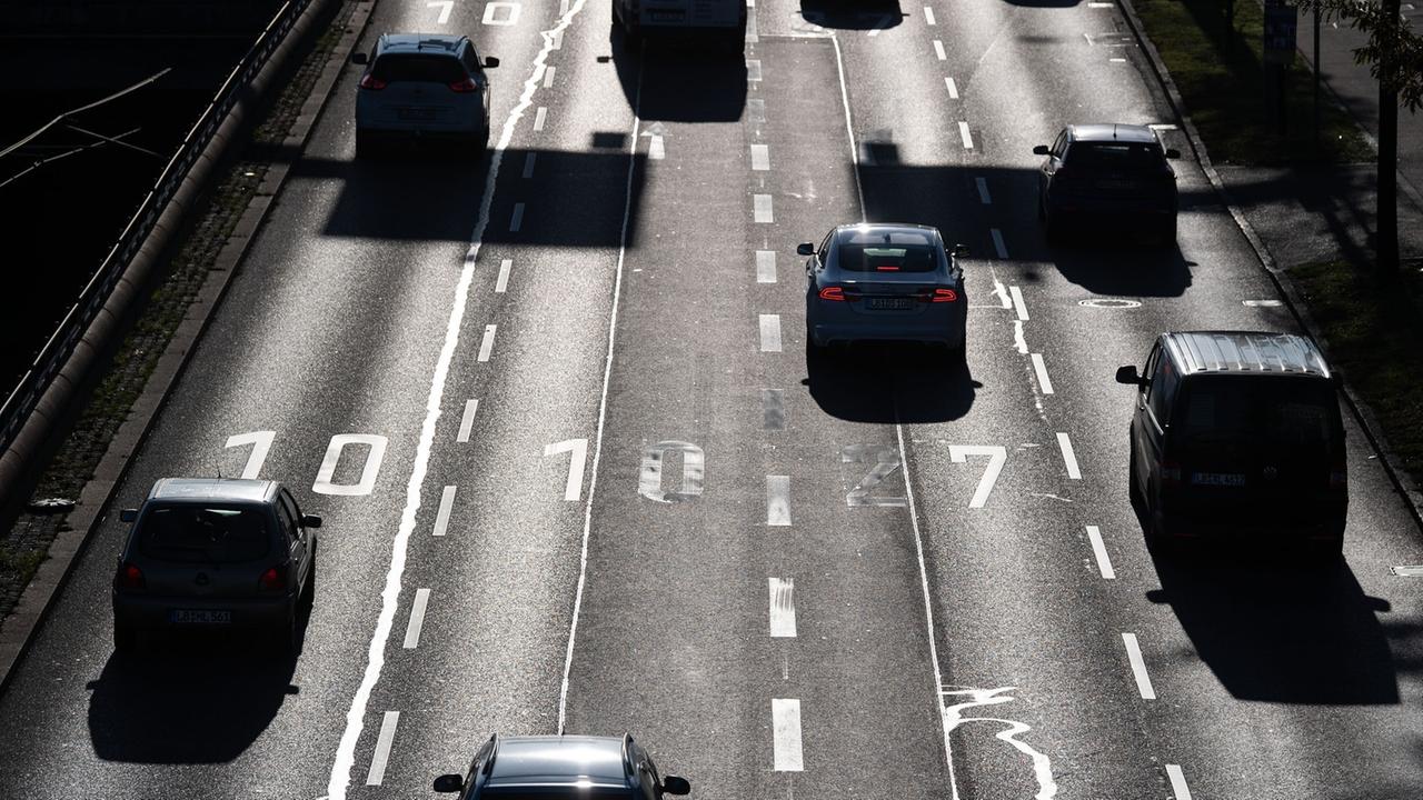 Was die EU-Entscheidung zu Verbrenner-Autos bedeutet | tagesschau.de