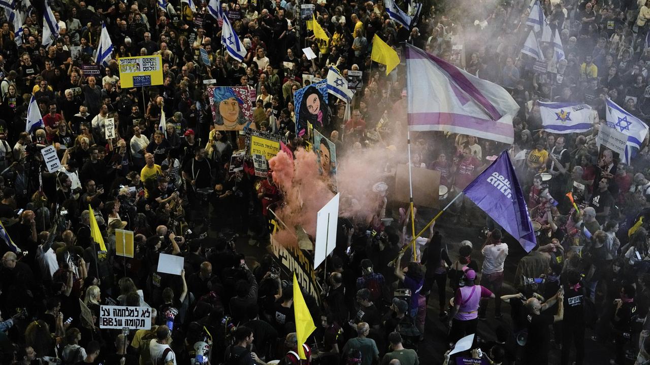 Nahost-Liveblog: ++ Hunderte Menschen demonstrieren für Geisel-Abkommen ++ | tagesschau.de