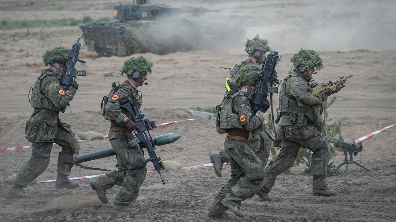 Deutschland will Stabilitätsanker in der NATO sein | tagesschau.de